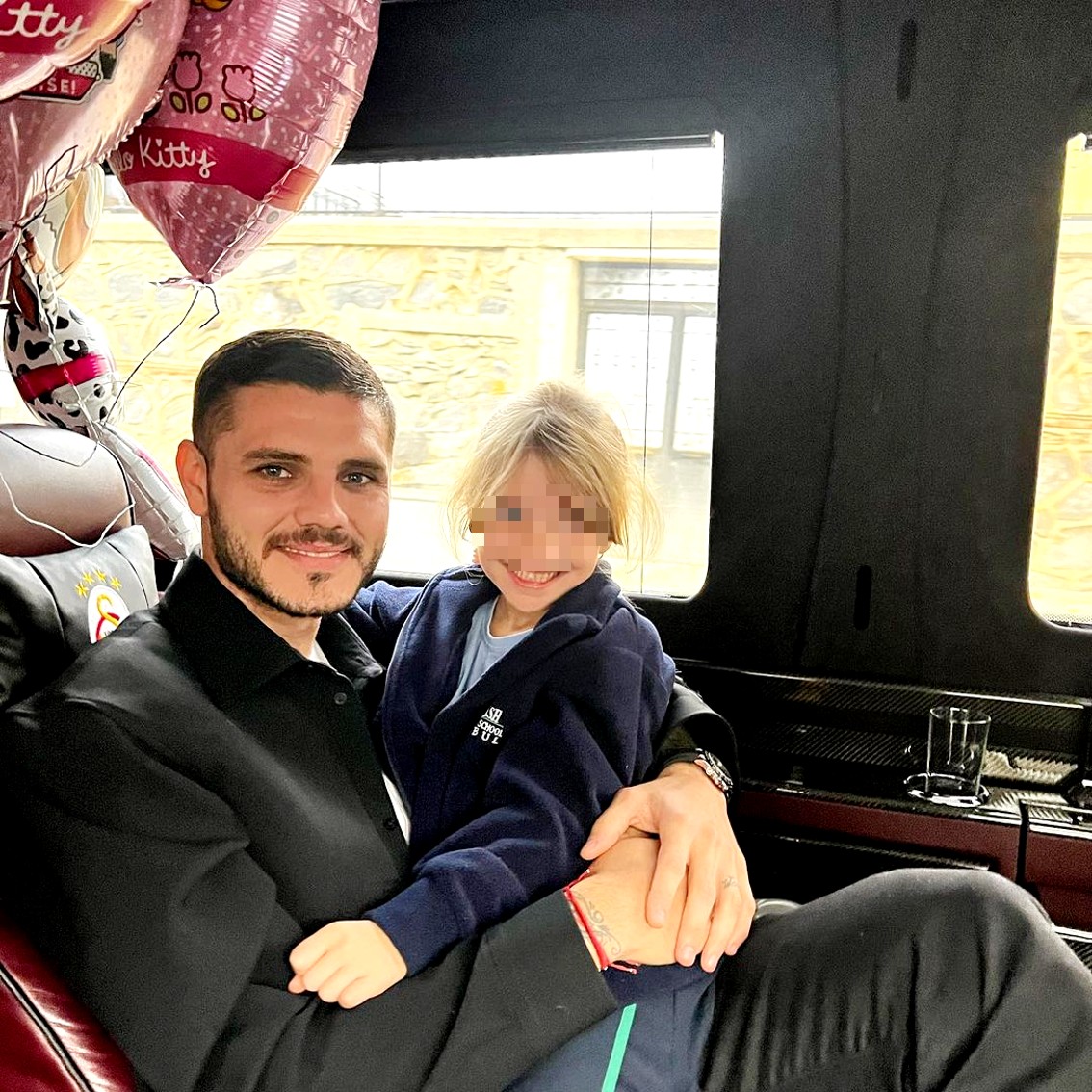 Dopo le pesanti accuse reciproche, gli ex coniugi Wanda Nara e Mauro Icardi si rivedono per il ...