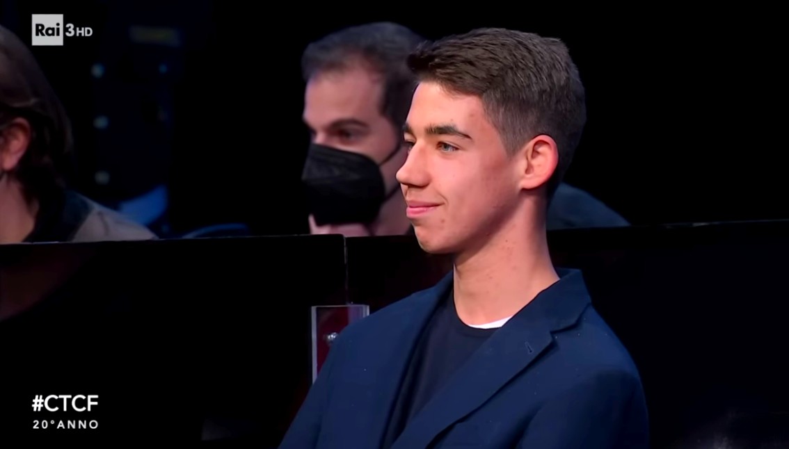 Il figlio 18enne di Fabio Fazio, Michele, appare per la prima volta in ...