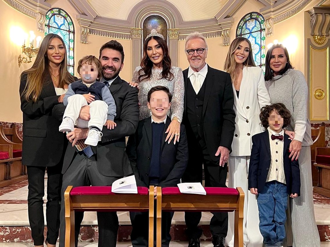 Umberto Tozzi festeggia i 25 anni di nozze con la moglie e rinnova le ...