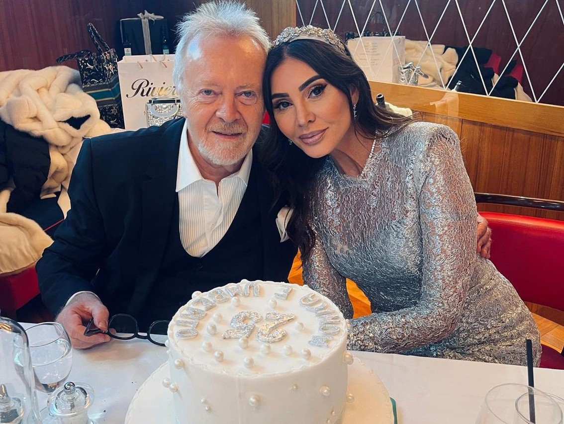 Umberto Tozzi festeggia i 25 anni di nozze con la moglie e rinnova le ...