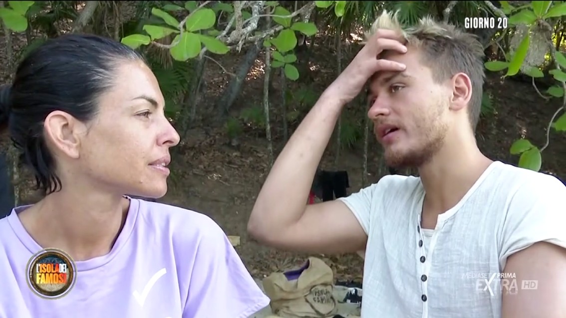 ''Prima di Alessandro ho avuto una relazione con una ragazza, è stato ...