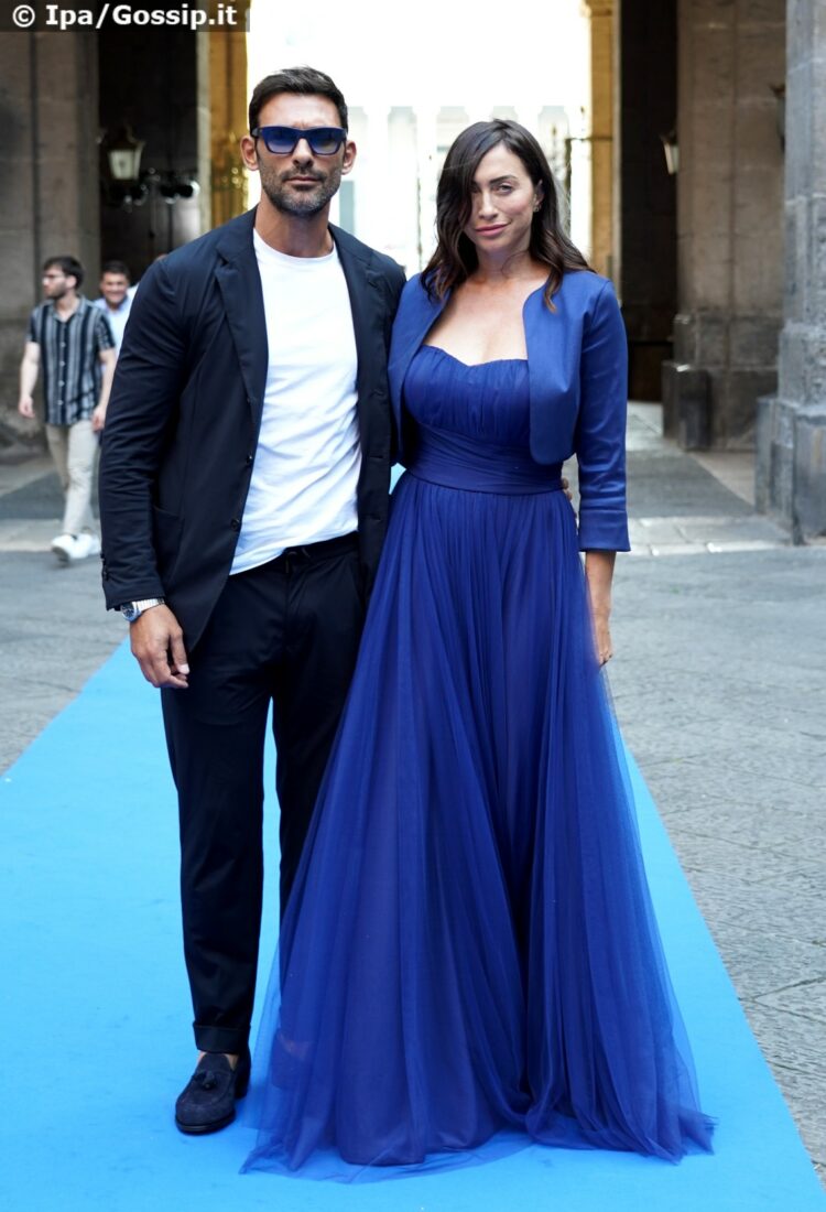 Francesco Arca e la compagna Irene Capuano sul red carpet insieme a ...