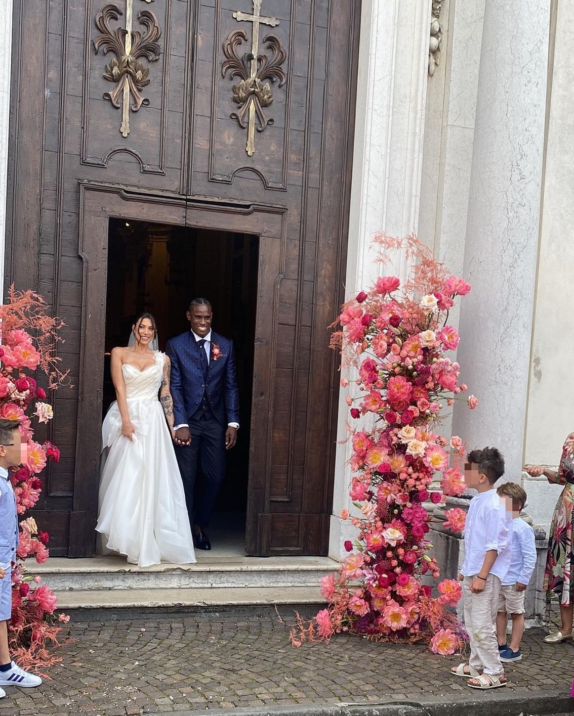 Le foto delle nozze a Brescia di Enock Barwuah, il fratello di Mario ...