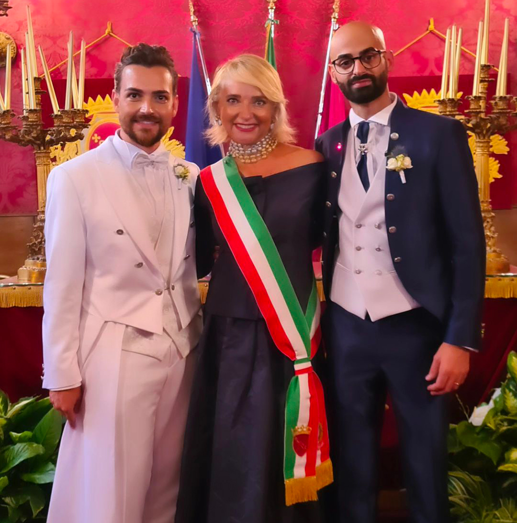 Valerio Scanu ha sposato il compagno Luigi Calcara: frack con strascico ...