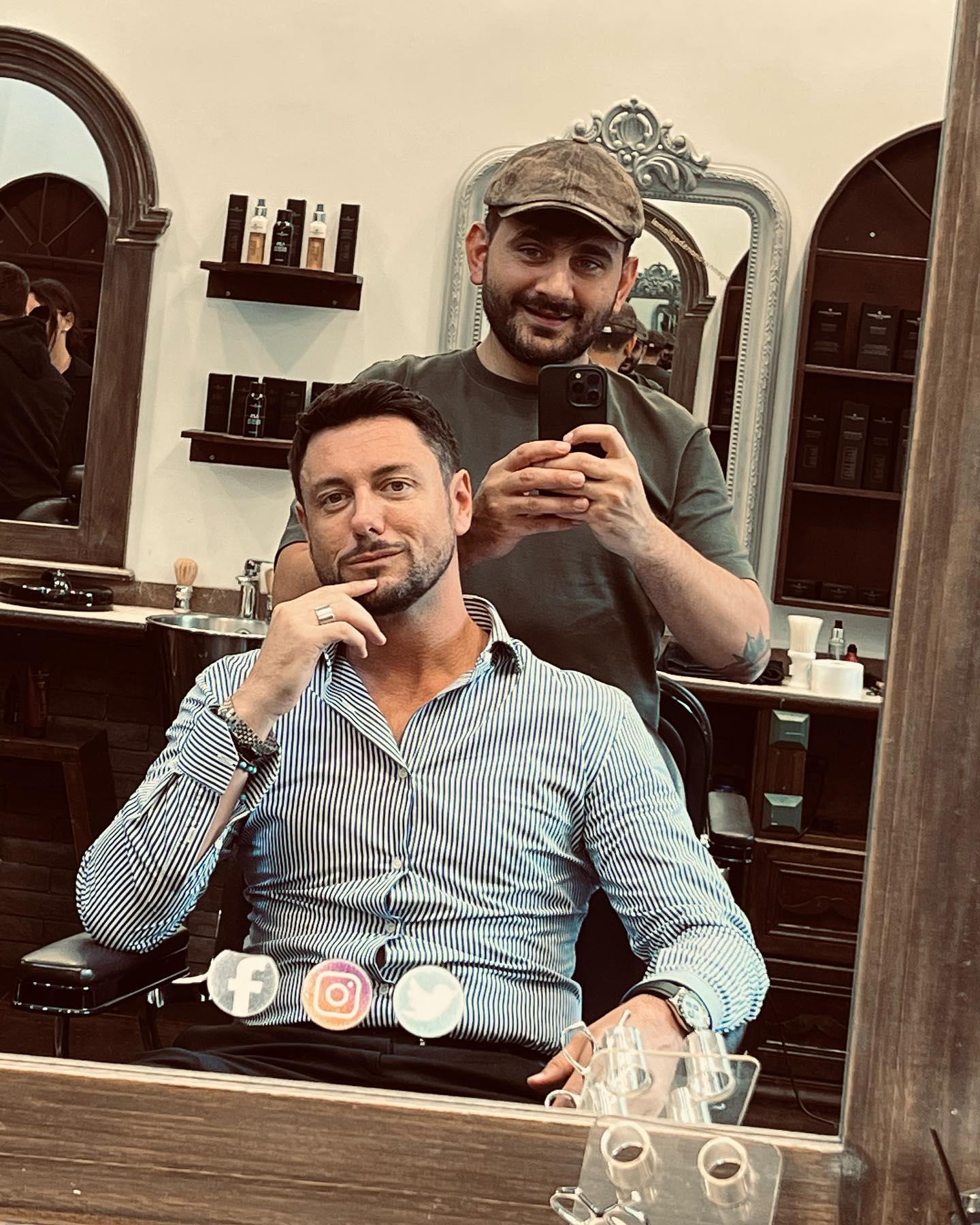 Andrea Giambruno cambia look dopo la fine dell'amore con Giorgia Meloni ...