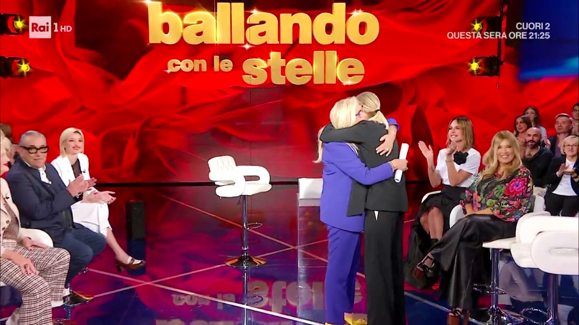 La tv si ferma per la pace in diretta tra Mara Venier e Simona Ventura: ecco perché avevano ...