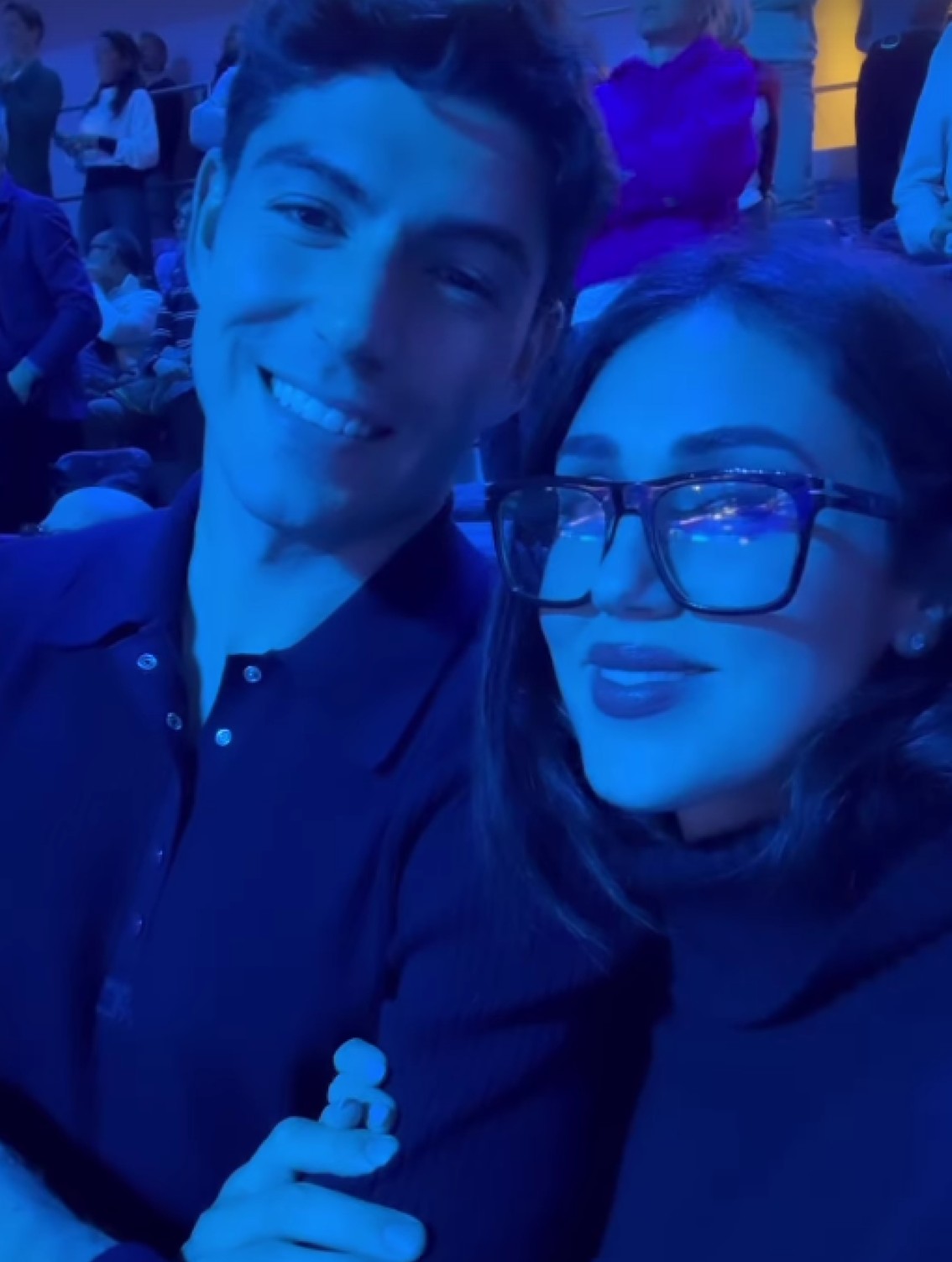 ''Mi sembra di stare con un ventenne'': Cecilia Rodriguez critica il ...