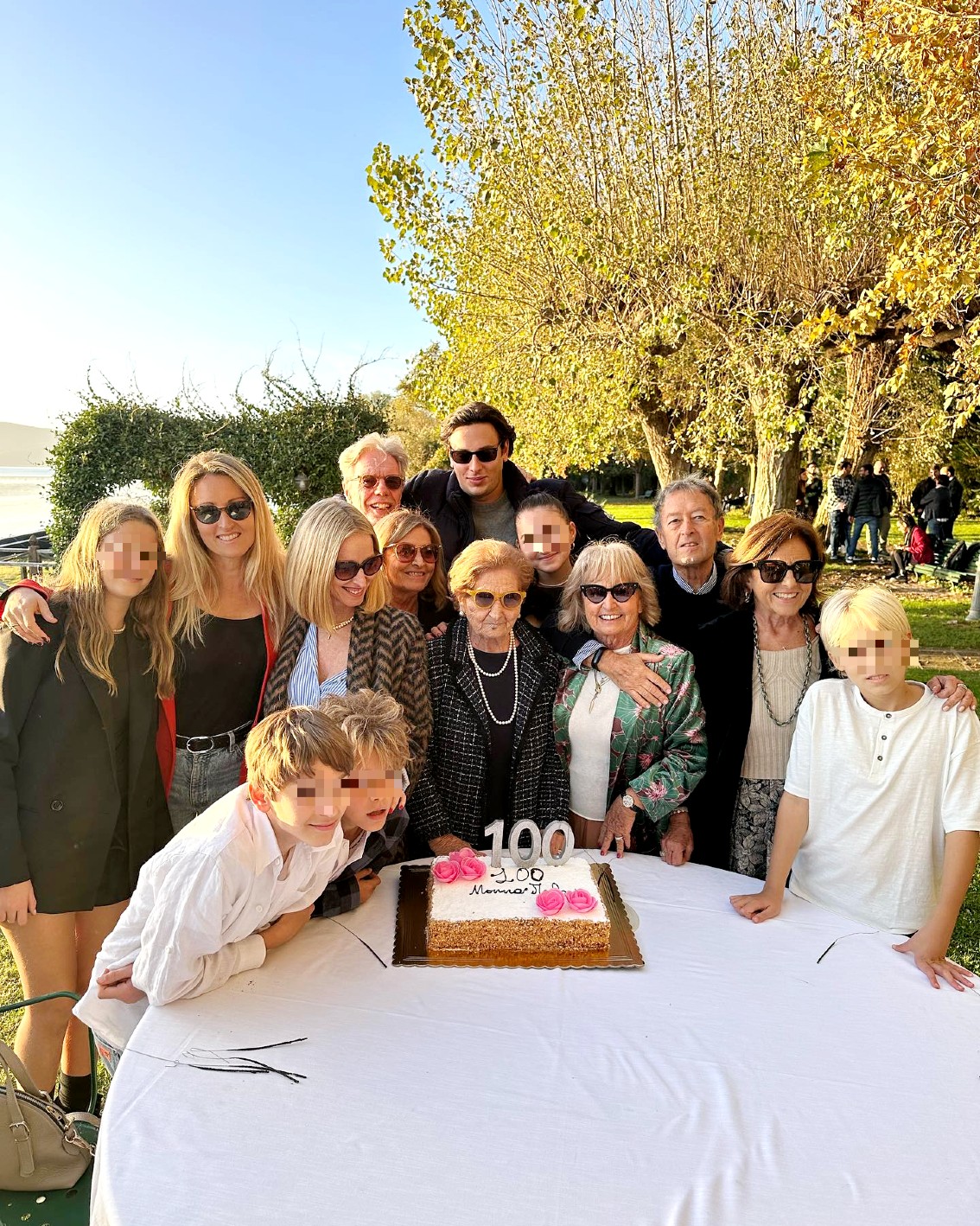 Alessia Marcuzzi festeggia 51 anni con un doppio party e spunta anche l ...