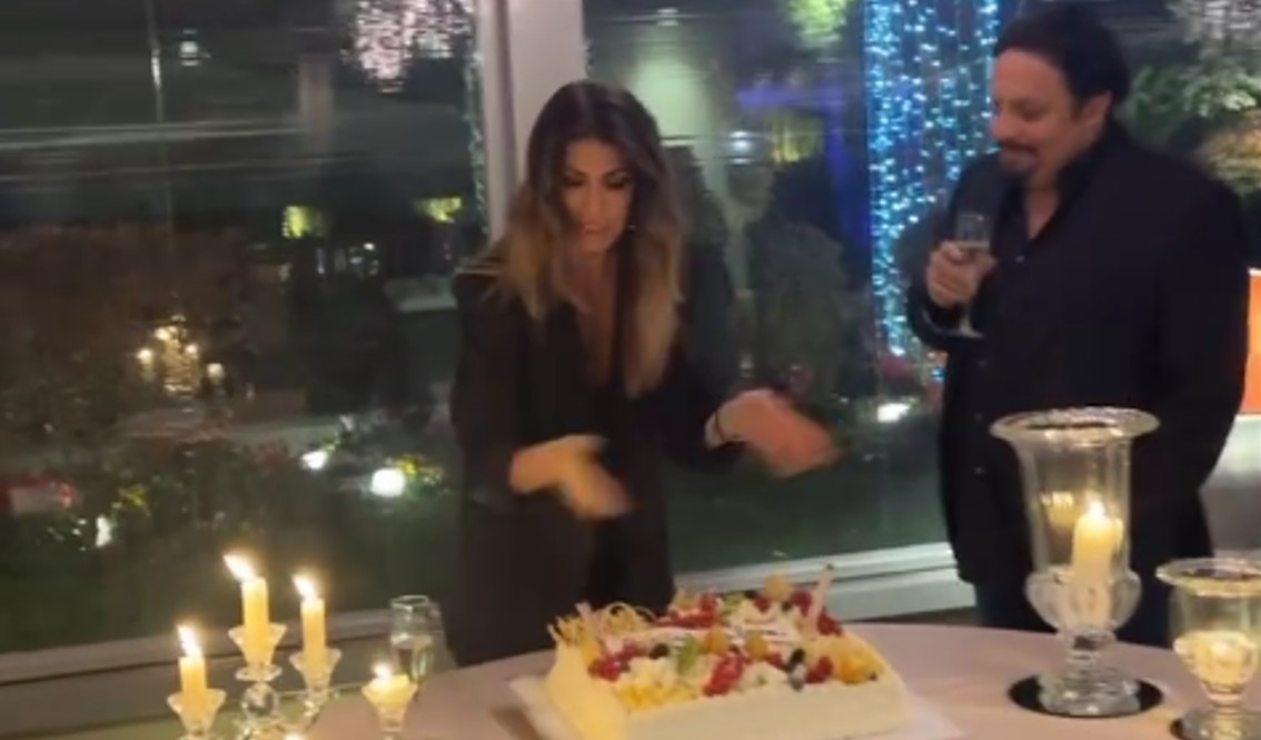 Flora Canto festeggia alla grande i 41 anni con Enrico Brignano ...