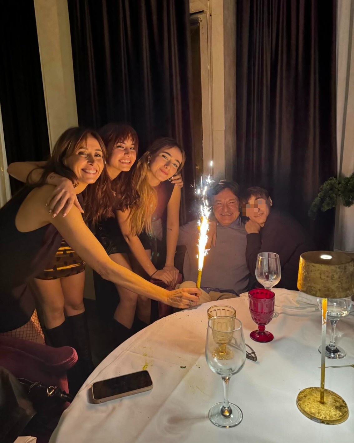 Le foto del compleanno di Fabio Caressa che ha festeggiato 57 anni con la moglie Benedetta ...