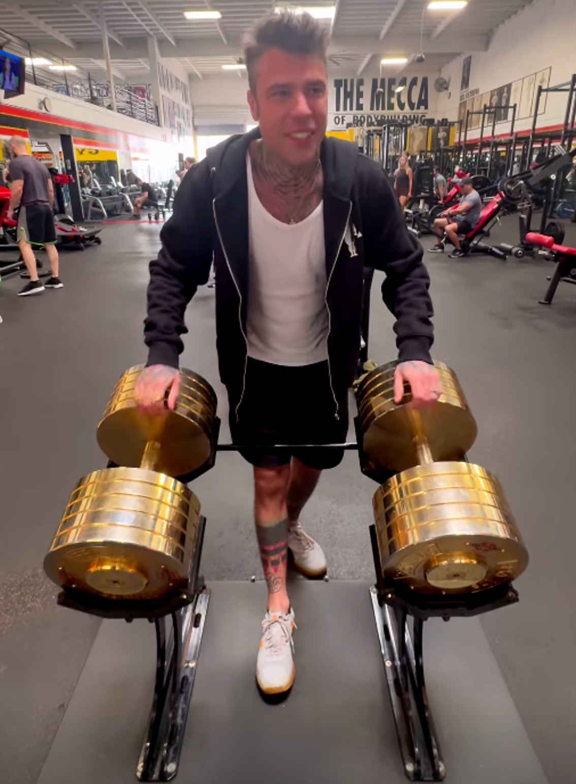 Fedez in vacanza da single a Los Angeles torna adolescente e si diverte ...