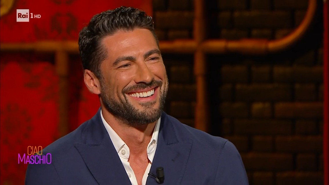 ''Lo sapevo, disgraziati'': durante l'intervista chiedono all'ex ...