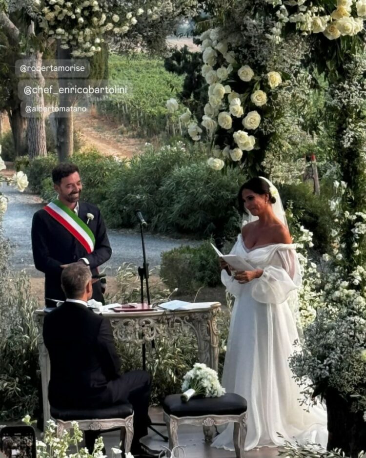 Le foto del romanticissimo matrimonio di Roberta Morise e lo chef Enrico Bertolini in Toscana ...
