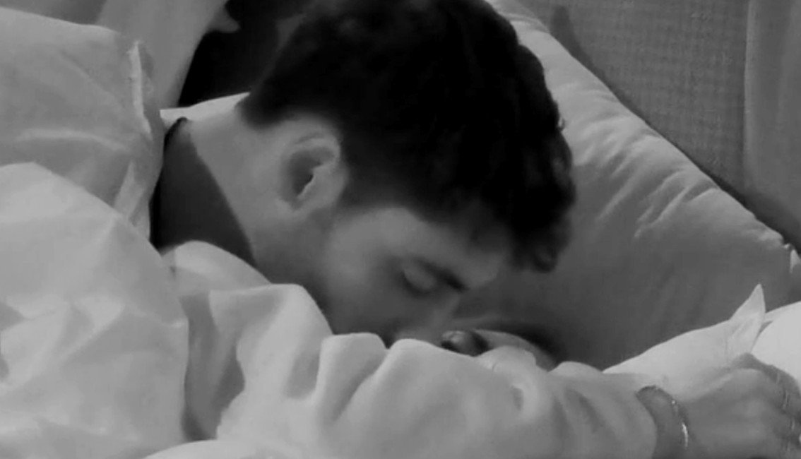 Al Grande Fratello scatta il primo bacio tra Shaila Gatta e Javier ... Al Grande Fratello scatta il primo bacio tra Shaila Gatta e Javier ...