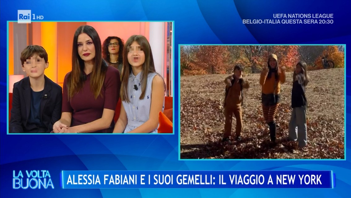 Alessia Fabiani per la prima volta in tv con i figli gemelli Kim e ...