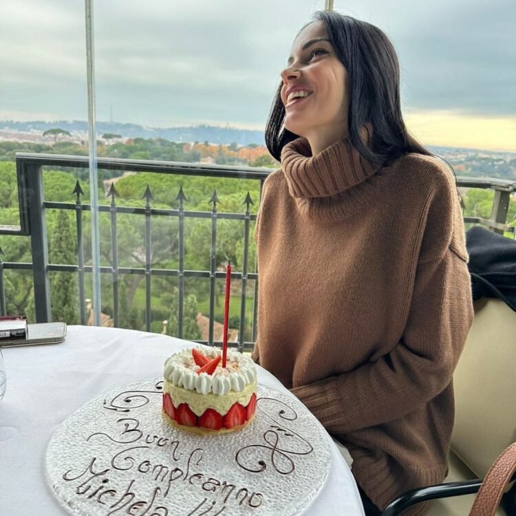 Michela Quattrociocche spegne 36 candeline con il compagno Giovanni ...