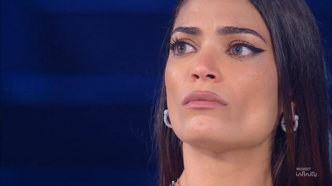 Elodie in lacrime a This is me: ''Ringrazio Maria ed Emma che mi sono ...