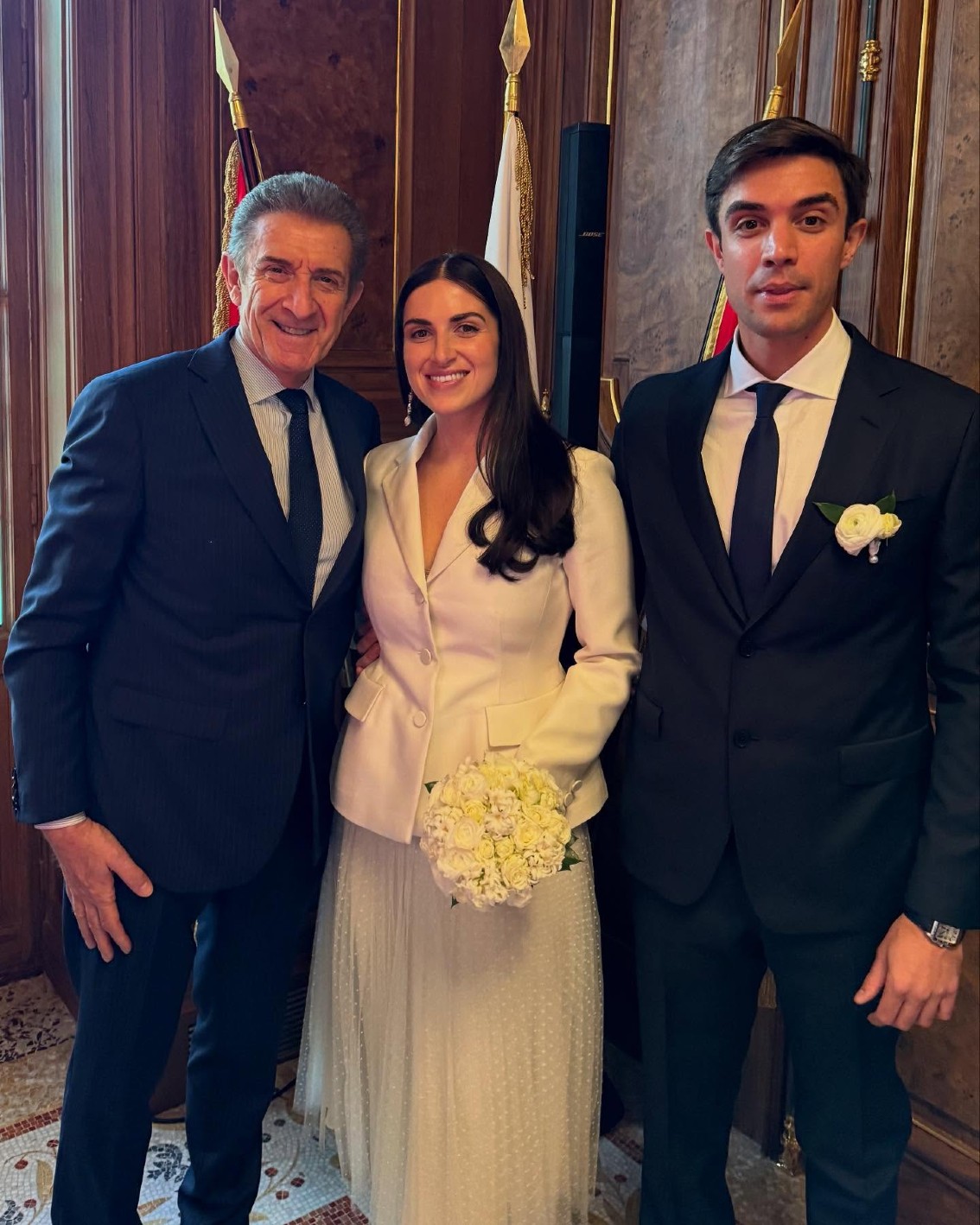 Le foto delle nozze del figlio di Ezio Greggio in municipio a Monte ...