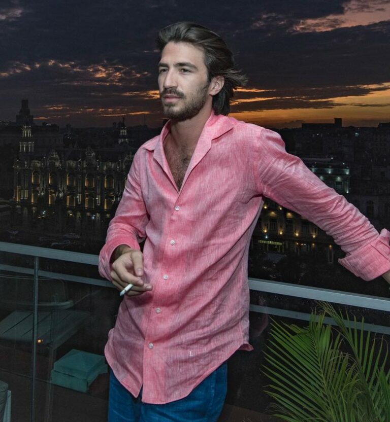 Un'ex concorrente del GF Vip sarebbe incinta del famoso ereditiere ...