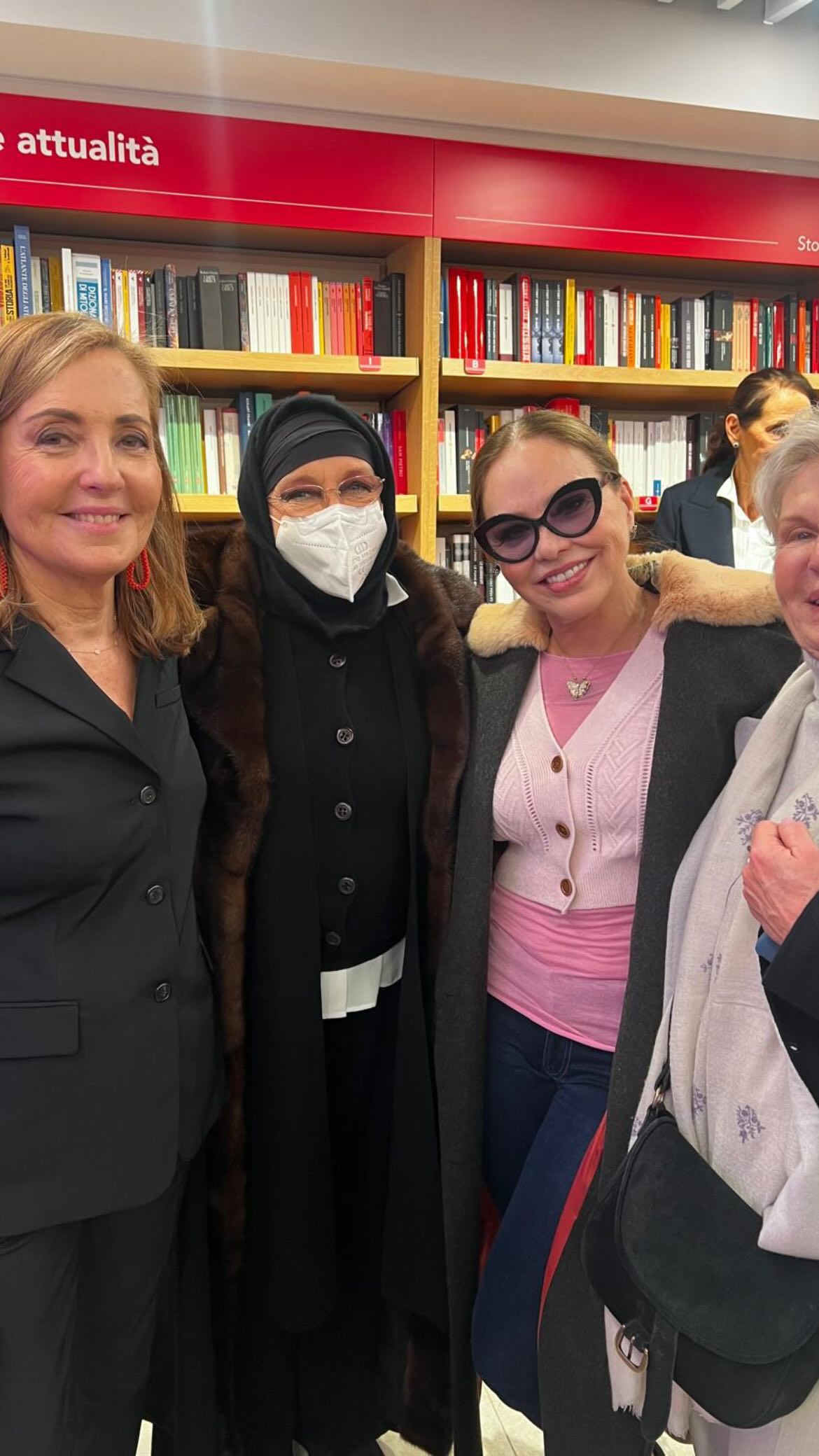 Eleonora Giorgi tiene duro: emozionante incontro con l’altra ‘regina ...