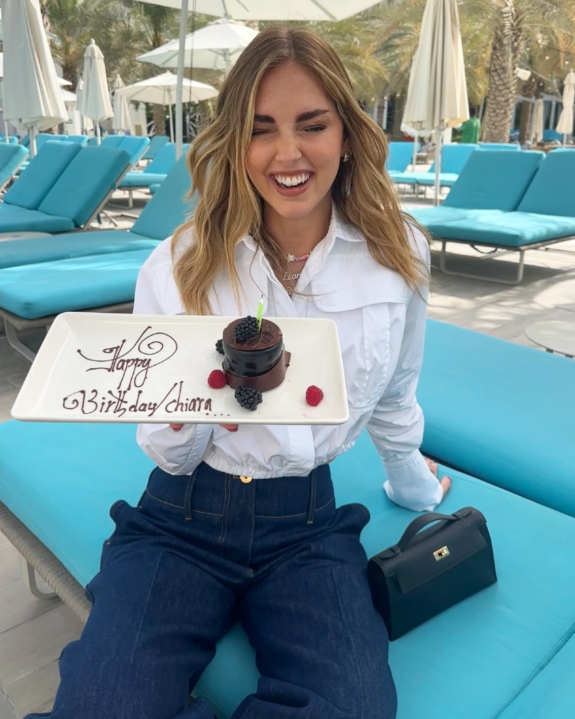 Chiara Ferragni festeggia i 38 anni lontano dall'Italia: torta di ...