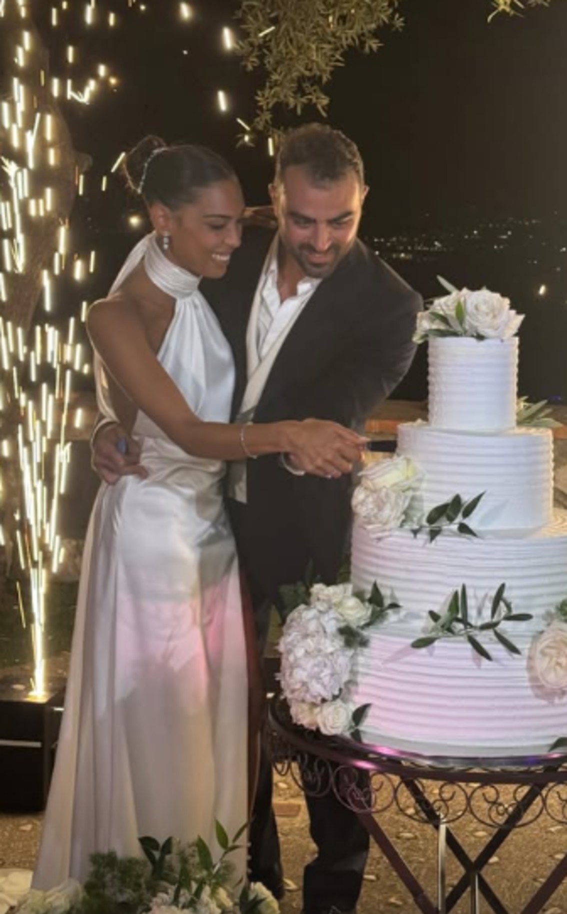 Le foto delle nozze dei due ex gieffini Federica Calemme e Gianmaria Antinolfi a Napoli - Gossip ...