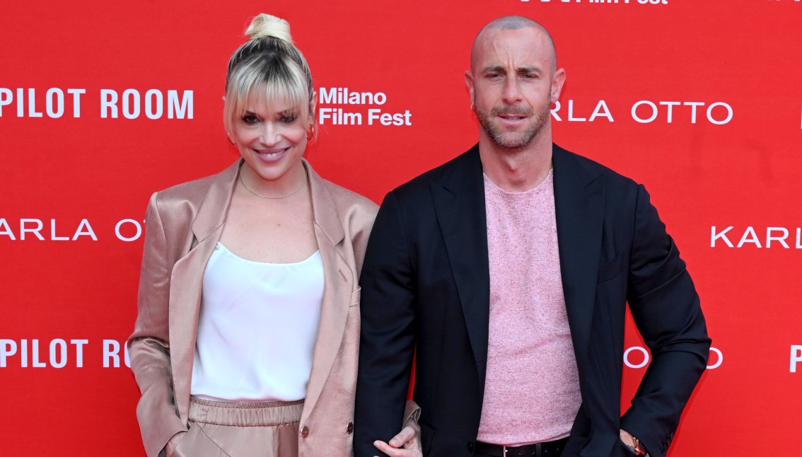 Micaela Ramazzotti e il nuovo compagno Claudio Pallitto felici e ...