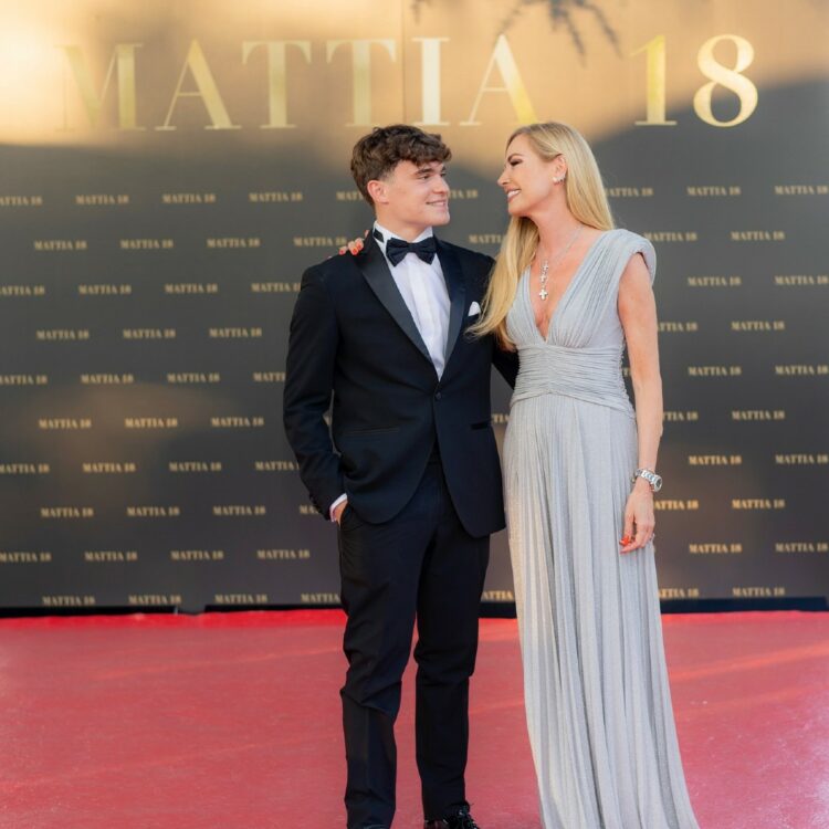 Il figlio di Federica Panicucci e Mario Fargetta compie 18 anni! Mega ...