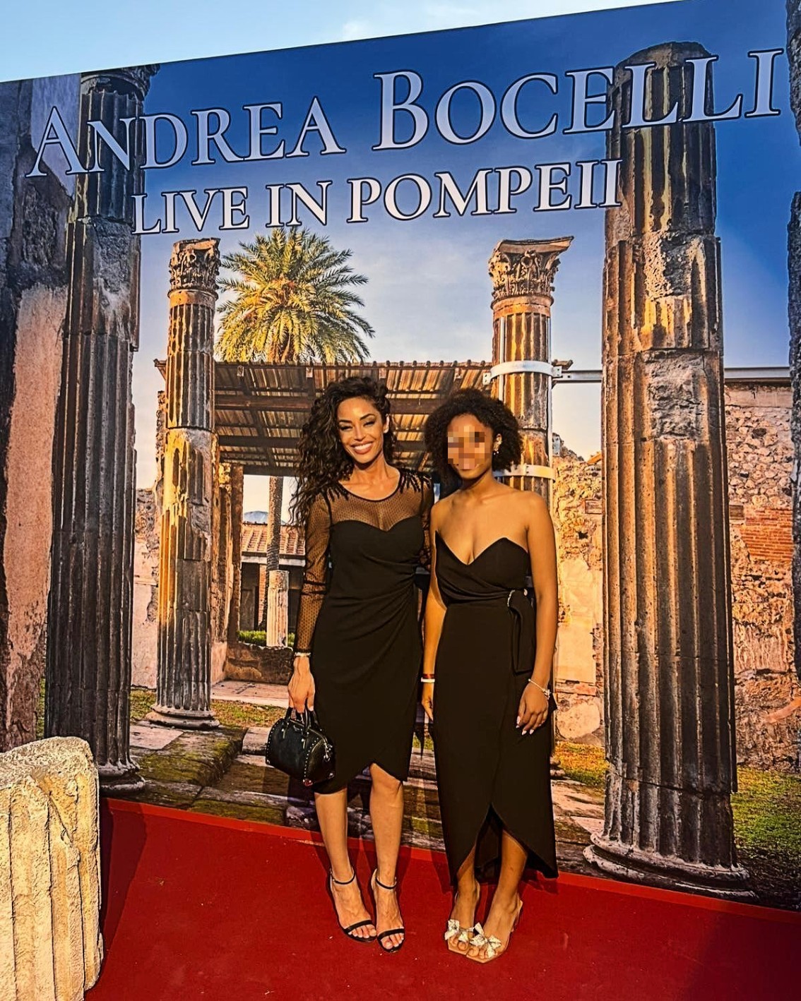 Raffaella Fico sul red carpet con la figlia Pia, che ormai ha 12 anni ...