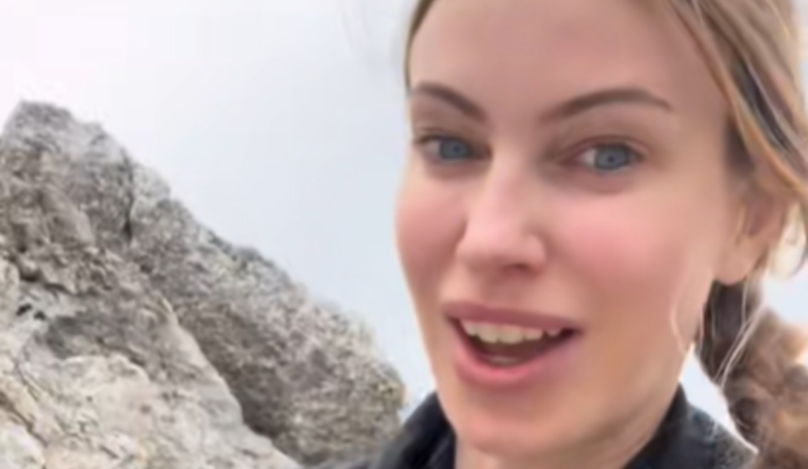 Taylor Mega sfinita durante l'arrampicata in montagna - Gossip.it ...