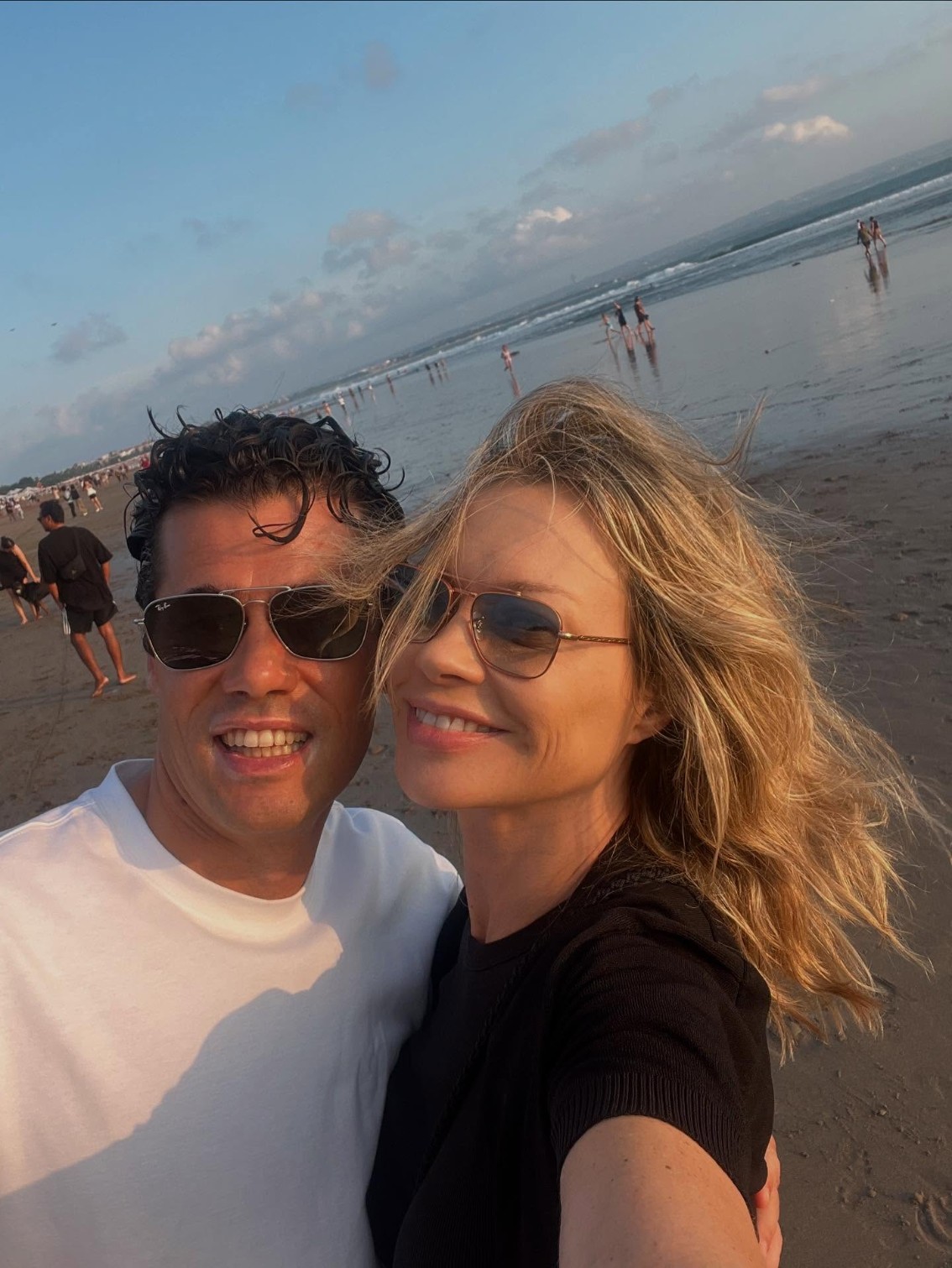 Anna Falchi e il nuovo fidanzato Andrea Crippa innamorati in vacanza in ...