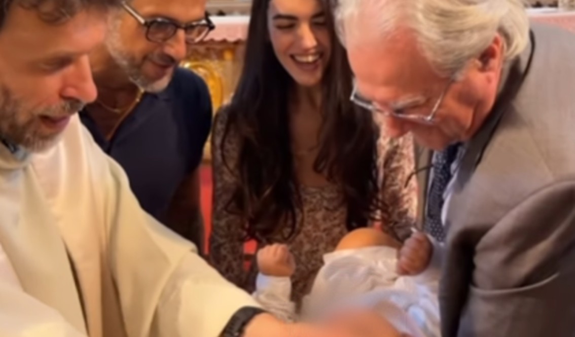 Fabrizio Corona e Sara Barbieri battezzano il figlio Thiago a Milano - Gossip.it | News sul ...