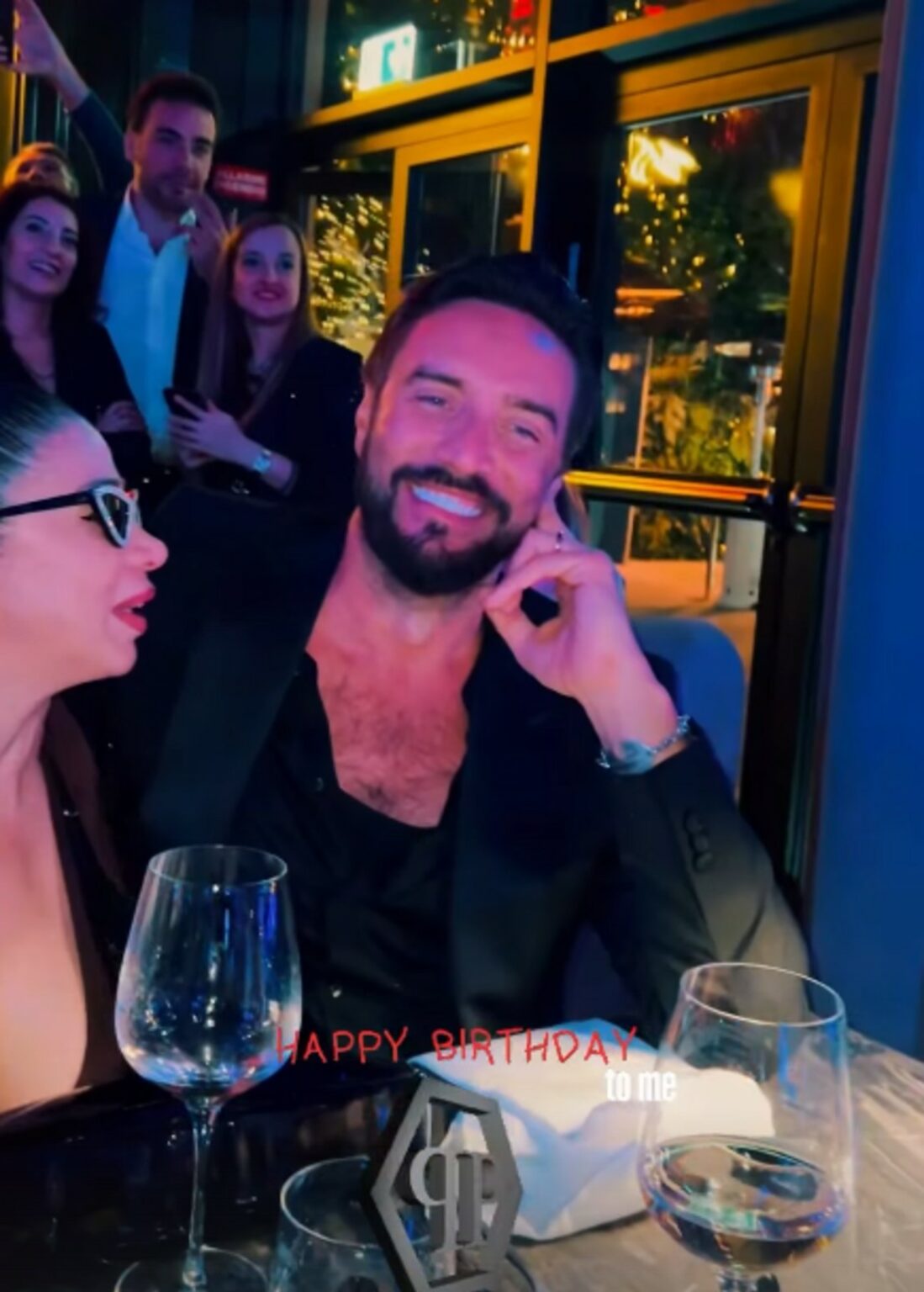 Alex Belli festeggia i 43 anni da papà con Delia Duran incinta: le ...